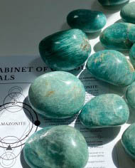 Your Guide to the Top 10 Cut Crystal Shapes - House of Formlab